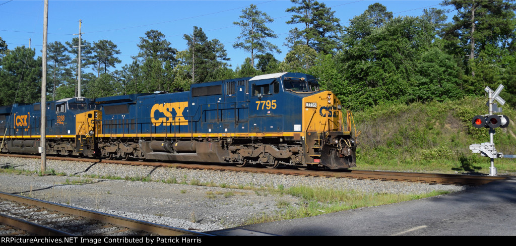 CSX 7795 CW40-8 leads a manifest south through CSX Wyvern Yard in Cartersville GA 05-02-2017